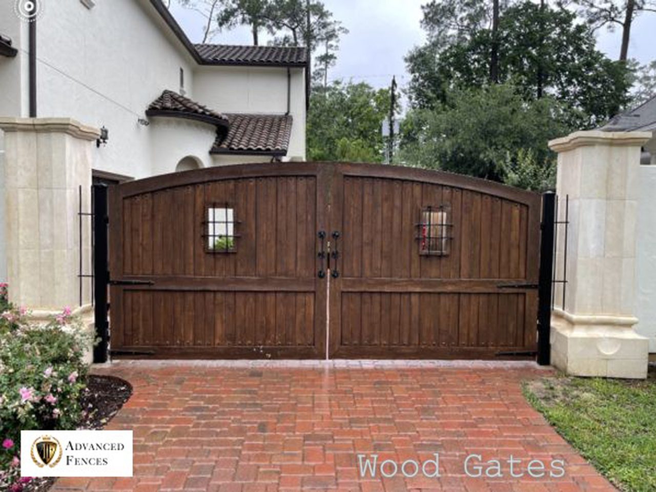 Custom Wood Gates for Driveways & Gardens | Advanced Fences