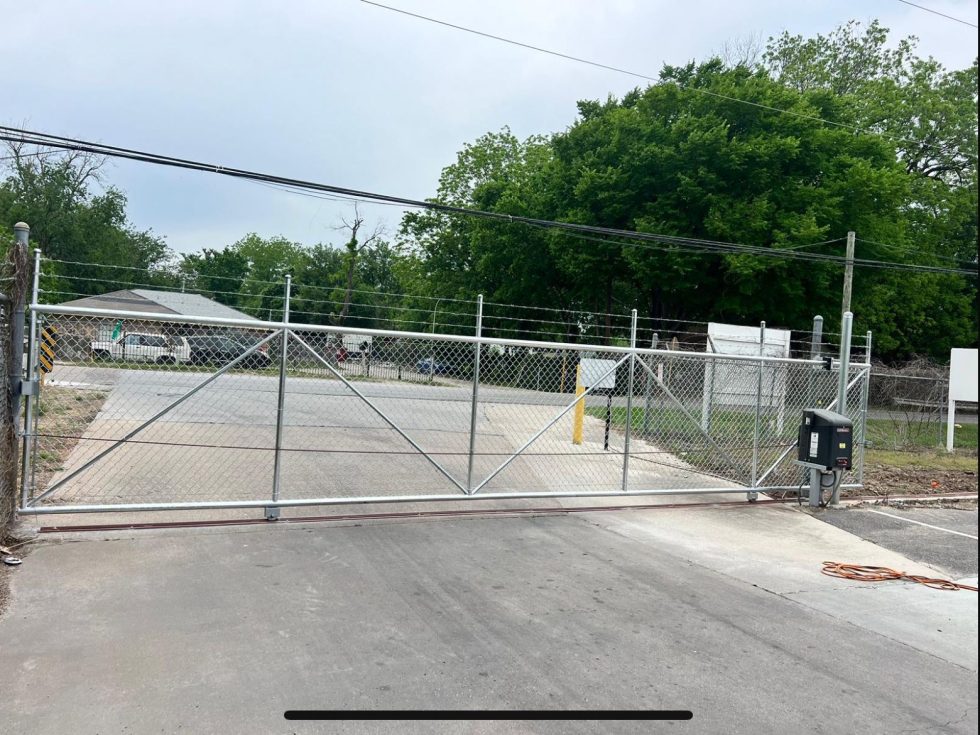 Durable Chain Link Gates for Security & Access | Advanced Fences